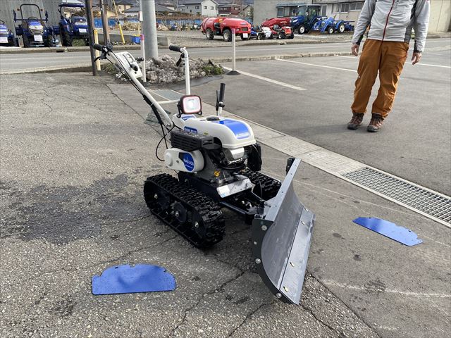 イセキアグリ除雪機【展示機・デモ機】SGW-803S SGW803S 楽オス イセキマン仕様セル付モデル ロングクローラタイプ